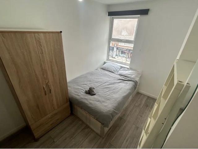 4 Bed Flat, Bethnal Green Road, E2