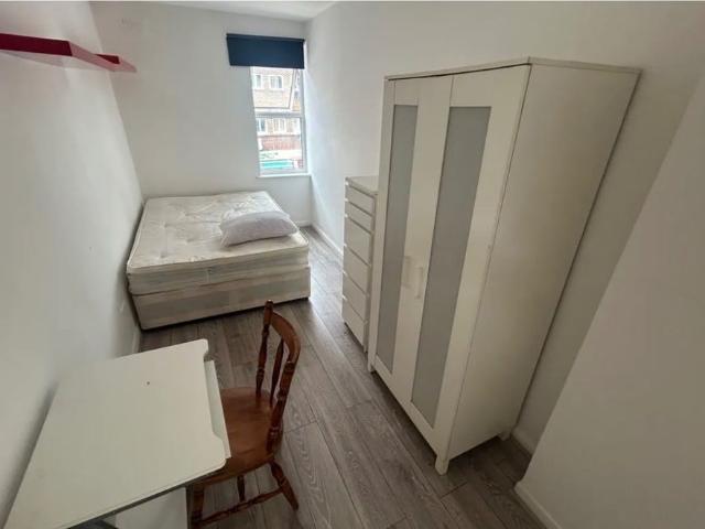 4 Bed Flat, Bethnal Green Road, E2