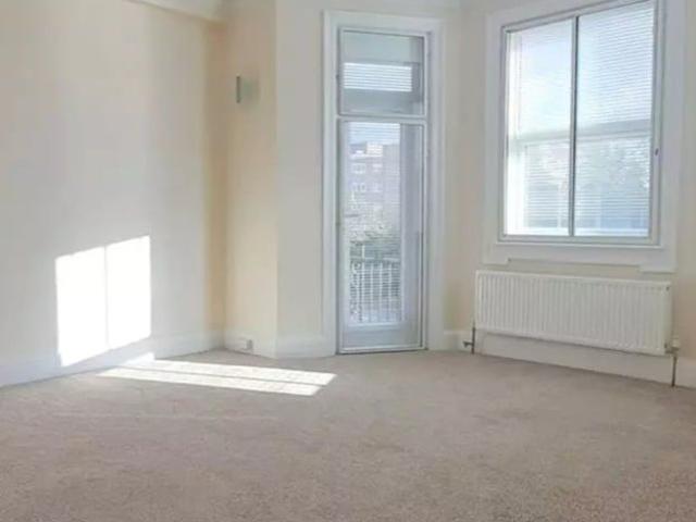 4 Bed Flat, Brent View House, NW11