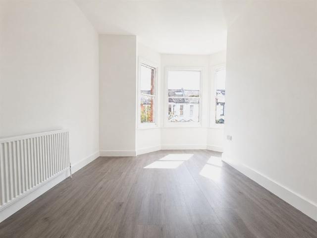 4 Bed Flat, Cavendish Road, N4