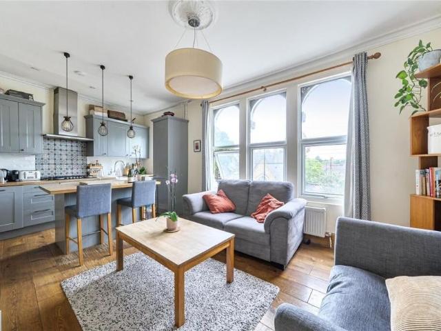 4 Bed Flat, Champion Crescent, SE26