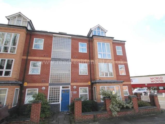 4 Bed Flat, Chapel Court, NG7