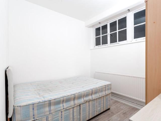 4 Bed Flat, Clifton House, E2
