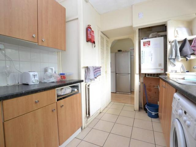 4 Bed flat Close to Aldgate East & Tower Bridge