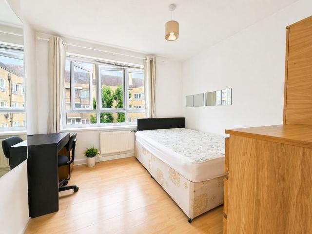 4 Bed Flat, Coombe House, N7