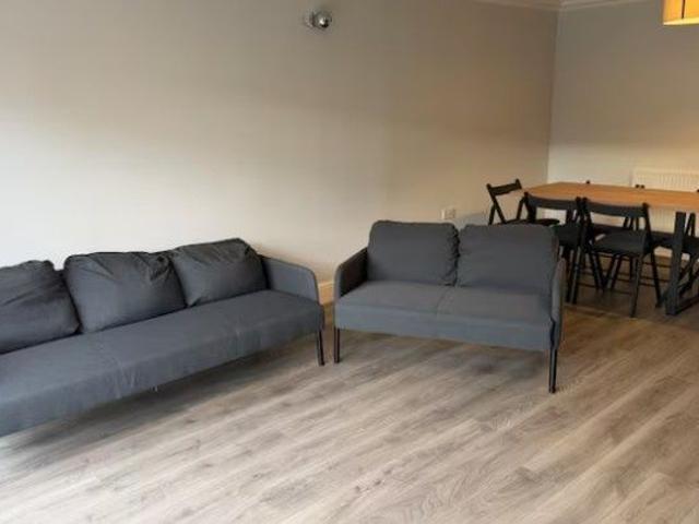 4 Bed Flat, Comelypark St, G31