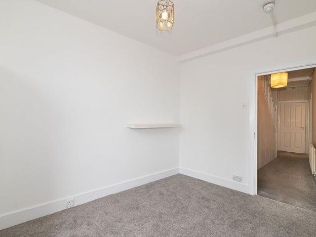 4 Bed Flat, Denning Avenue, CR0