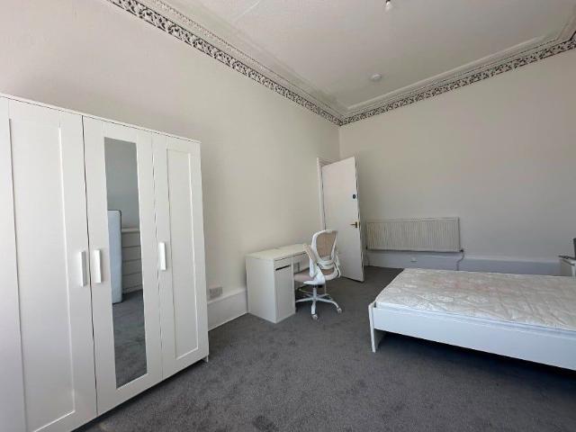 4 Bed Flat, Derby Street, G3