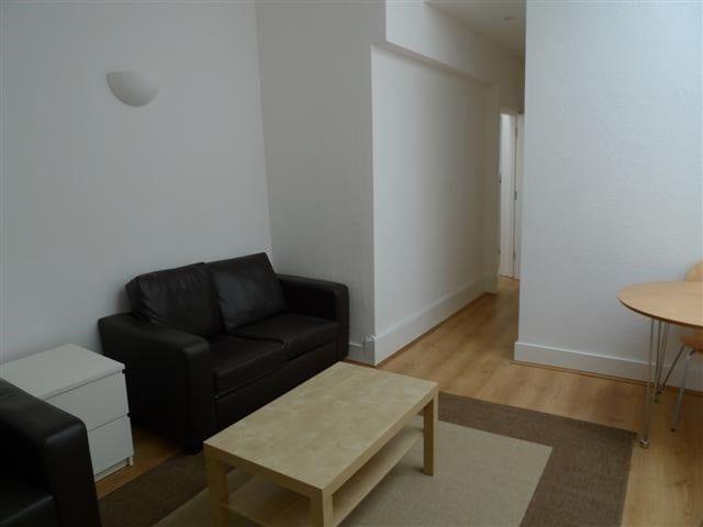 4 Bed Flat, Earls Court, SW5