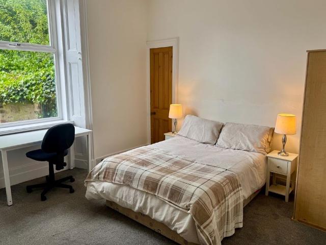 4 Bed Flat, Elmbank Terrace, AB24