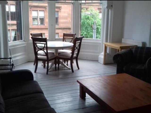 4 Bed Flat, Falkland Street, G12