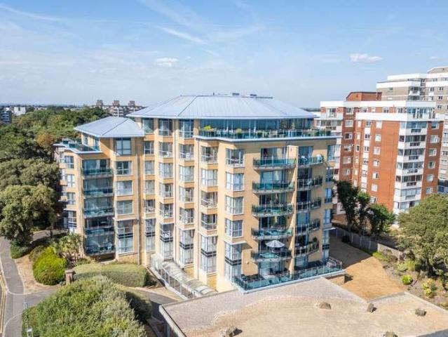 4 bed flat for sale