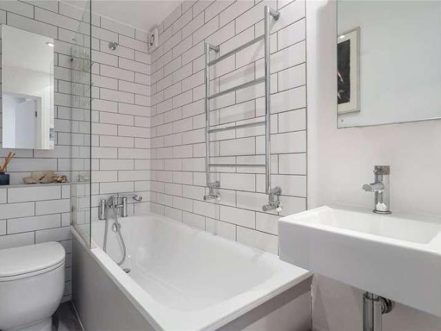 4 bed flat for sale