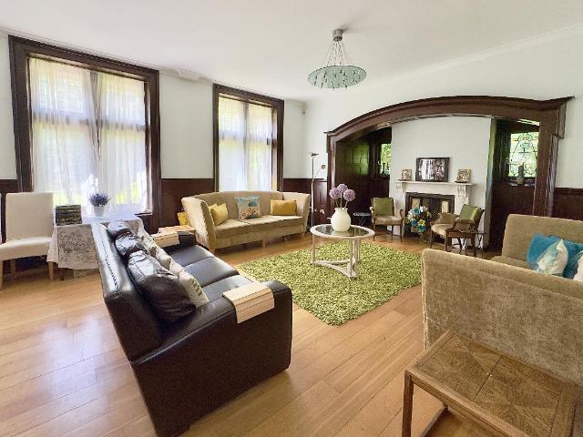 4 bed flat for sale