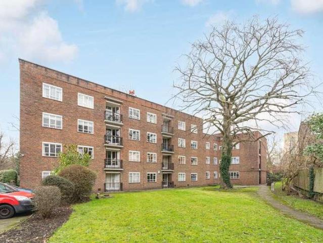 4 bed flat for sale