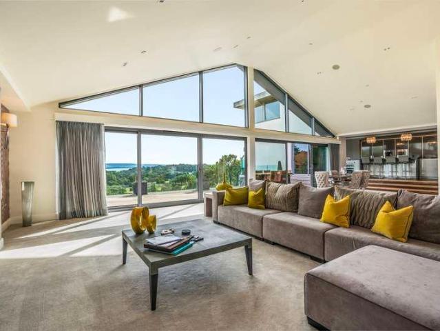 4 bed flat for sale