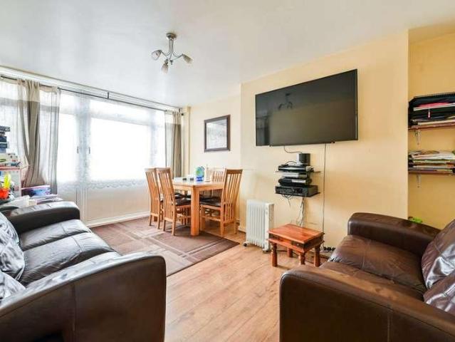 4 bed flat for sale