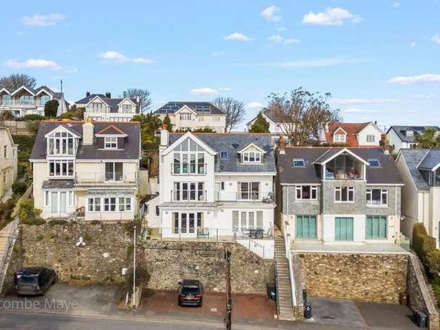 4 bed flat for sale