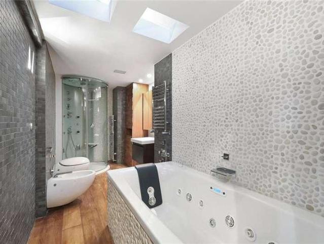 4 bed flat for sale