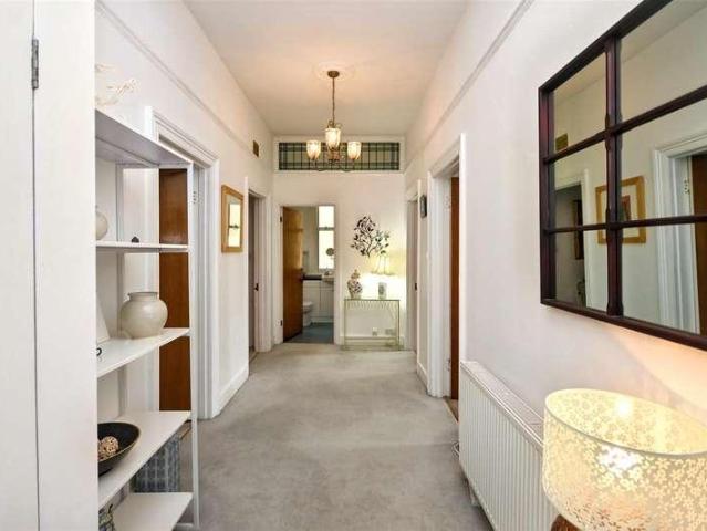 4 bed flat for sale