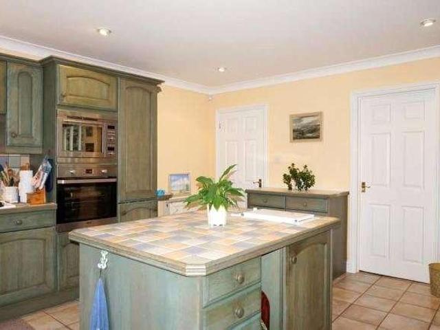 4 bed flat for sale