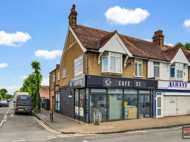 4 bed flat for sale
