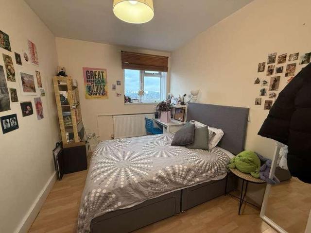 4 bed flat for sale
