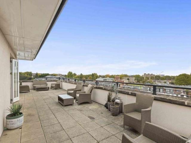 4 bed flat for sale