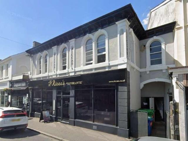 4 bed flat for sale