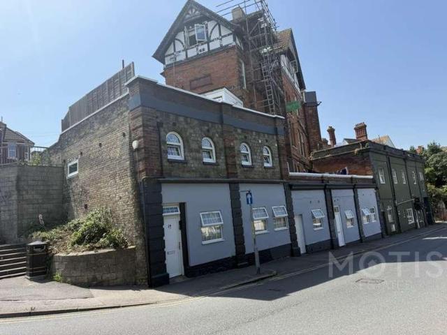 4 bed flat for sale