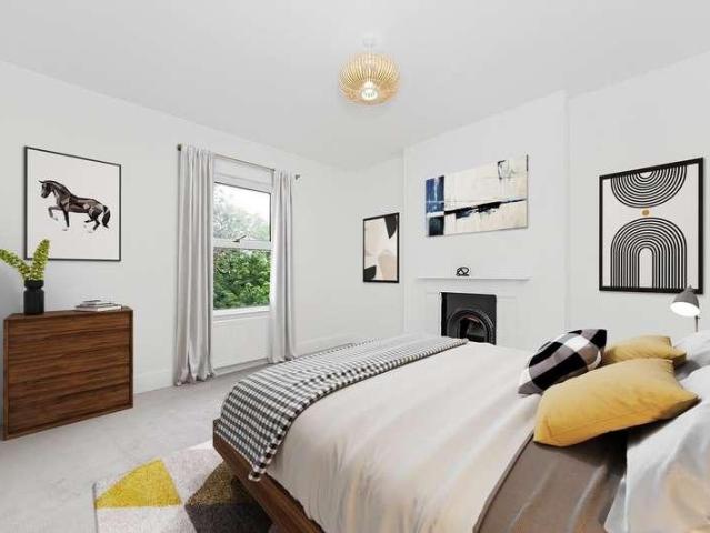 4 bed flat for sale