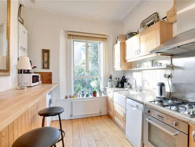 4 bed flat for sale