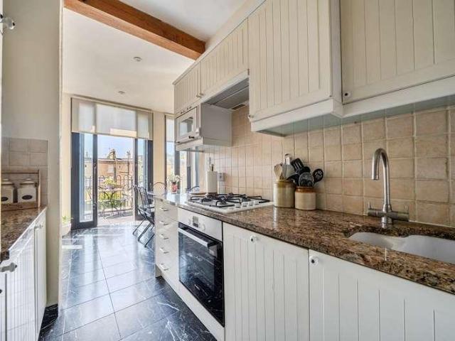 4 bed flat for sale