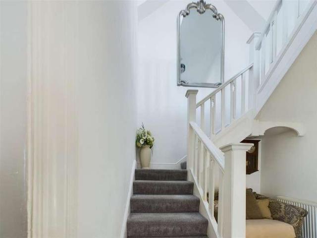 4 bed flat for sale