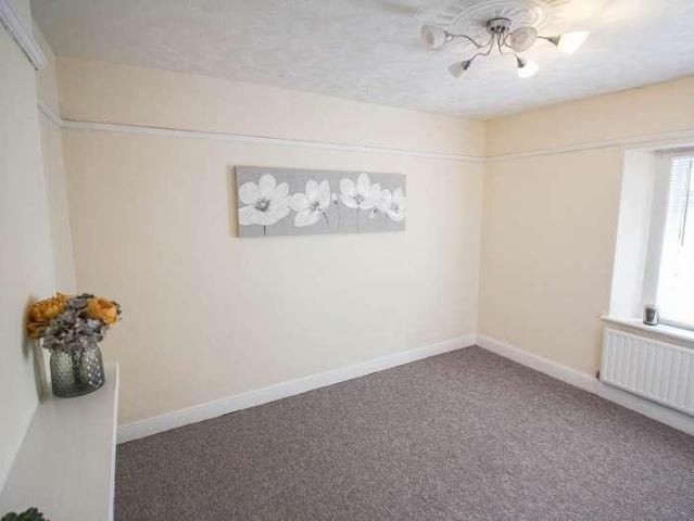 4 bed flat for sale