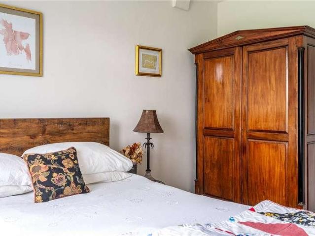 4 bed flat for sale