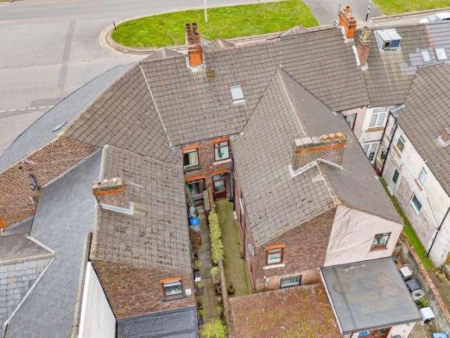 4 bed flat for sale
