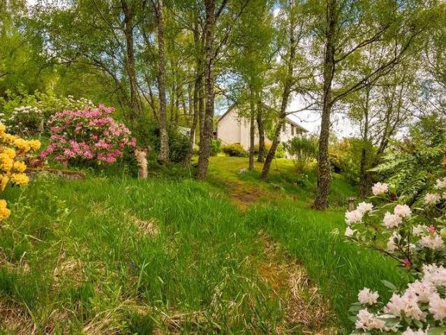 4 bed flat for sale