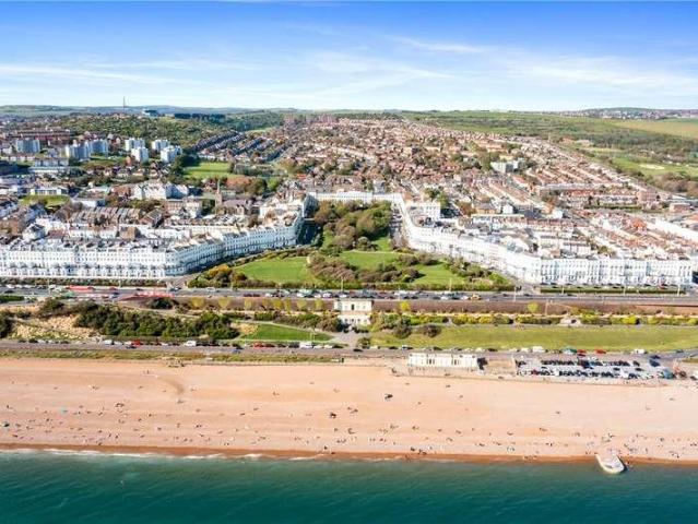 4 bed flat for sale