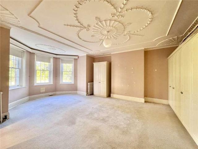 4 bed flat for sale