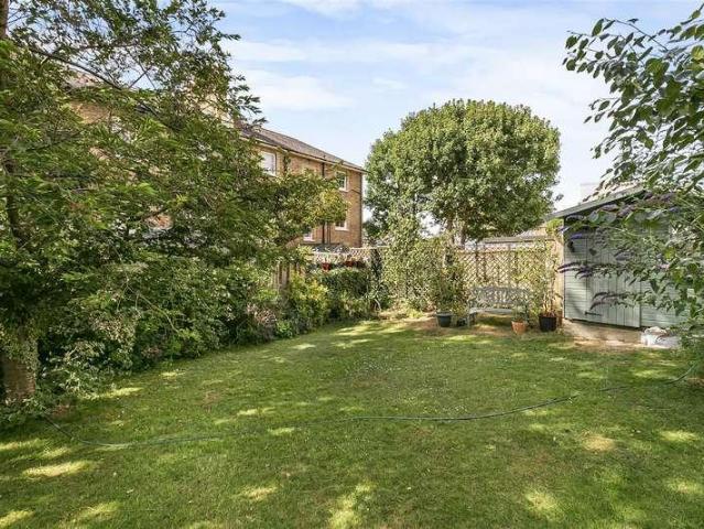 4 bed flat for sale