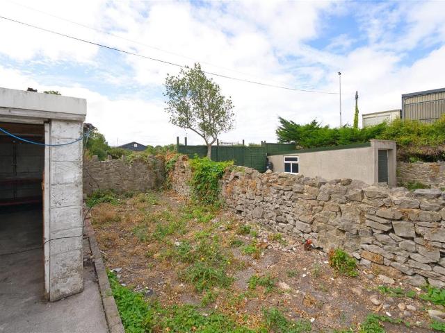 4 bed flat for sale