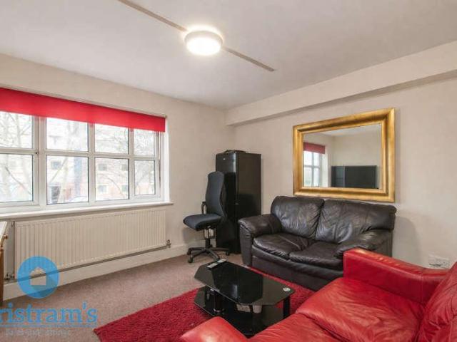 4 bed flat for sale