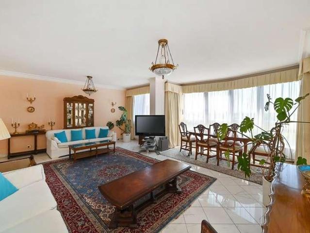 4 bed flat for sale