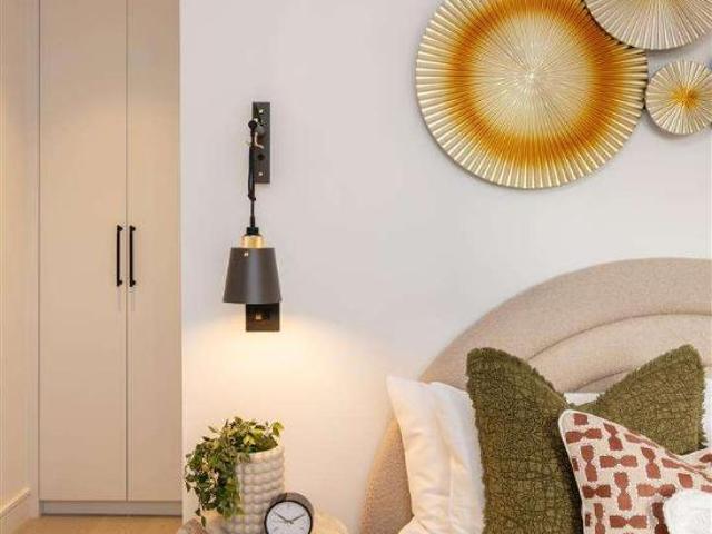 4 bed flat for sale