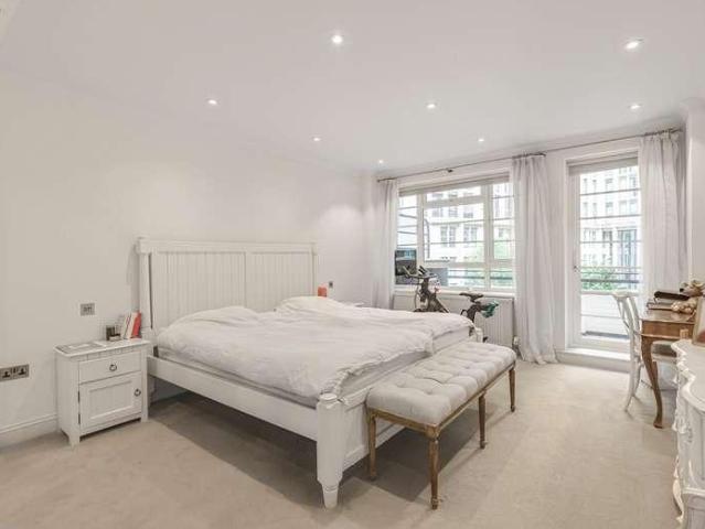 4 bed flat for sale