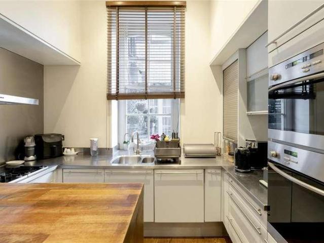 4 bed flat for sale