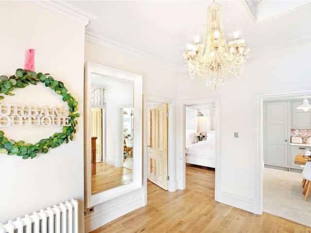 4 bed flat for sale