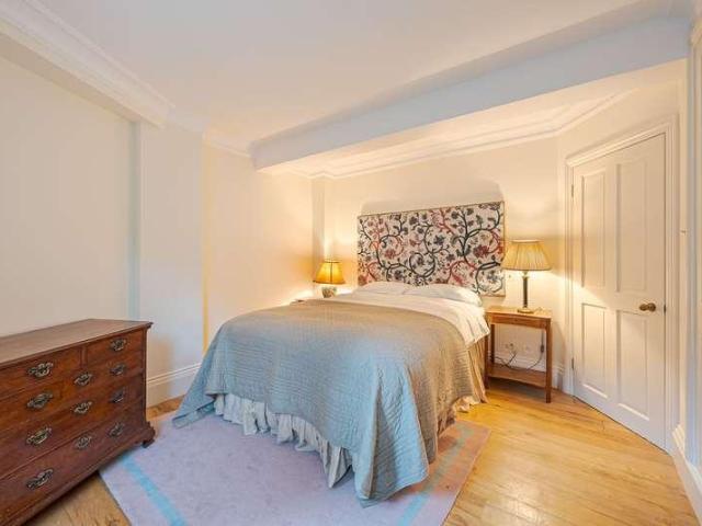 4 bed flat for sale