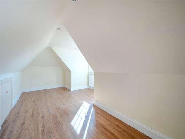 4 bed flat for sale